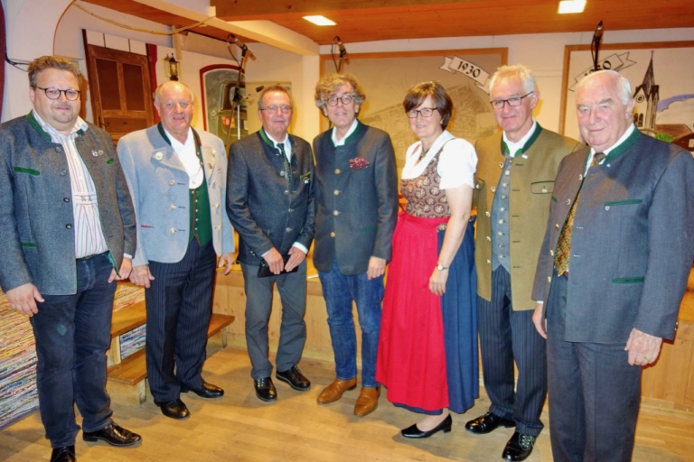 Gerald Huber in Altenbeuern zu Gast: Bayernbund ging der Bairischen ...