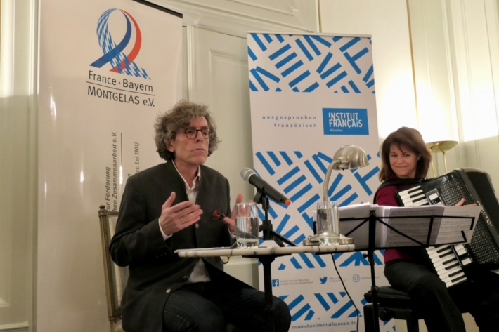 Gerald Huber präsentiert bayerisch-französische Sprachverwandtschaften ...