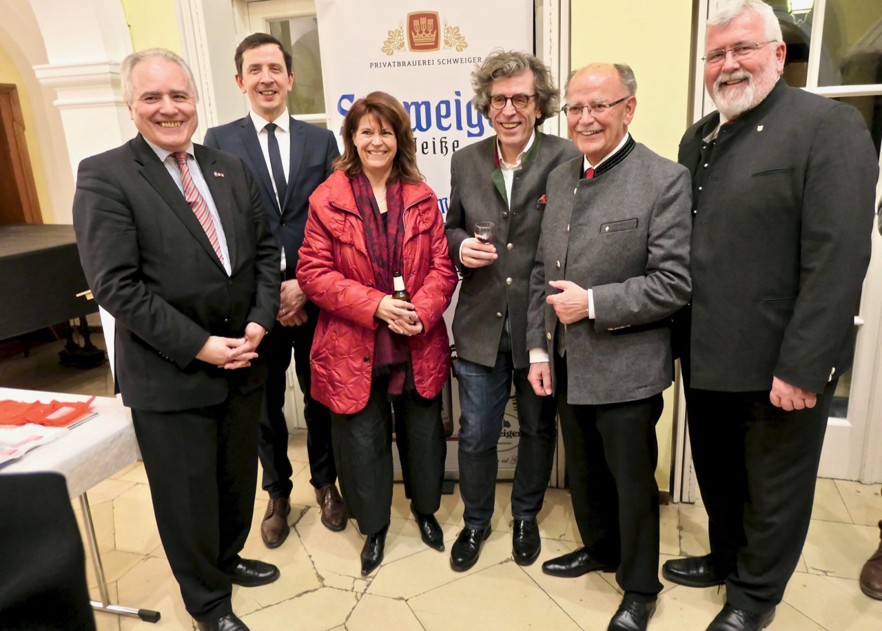 Gerald Huber präsentiert bayerisch-französische Sprachverwandtschaften ...